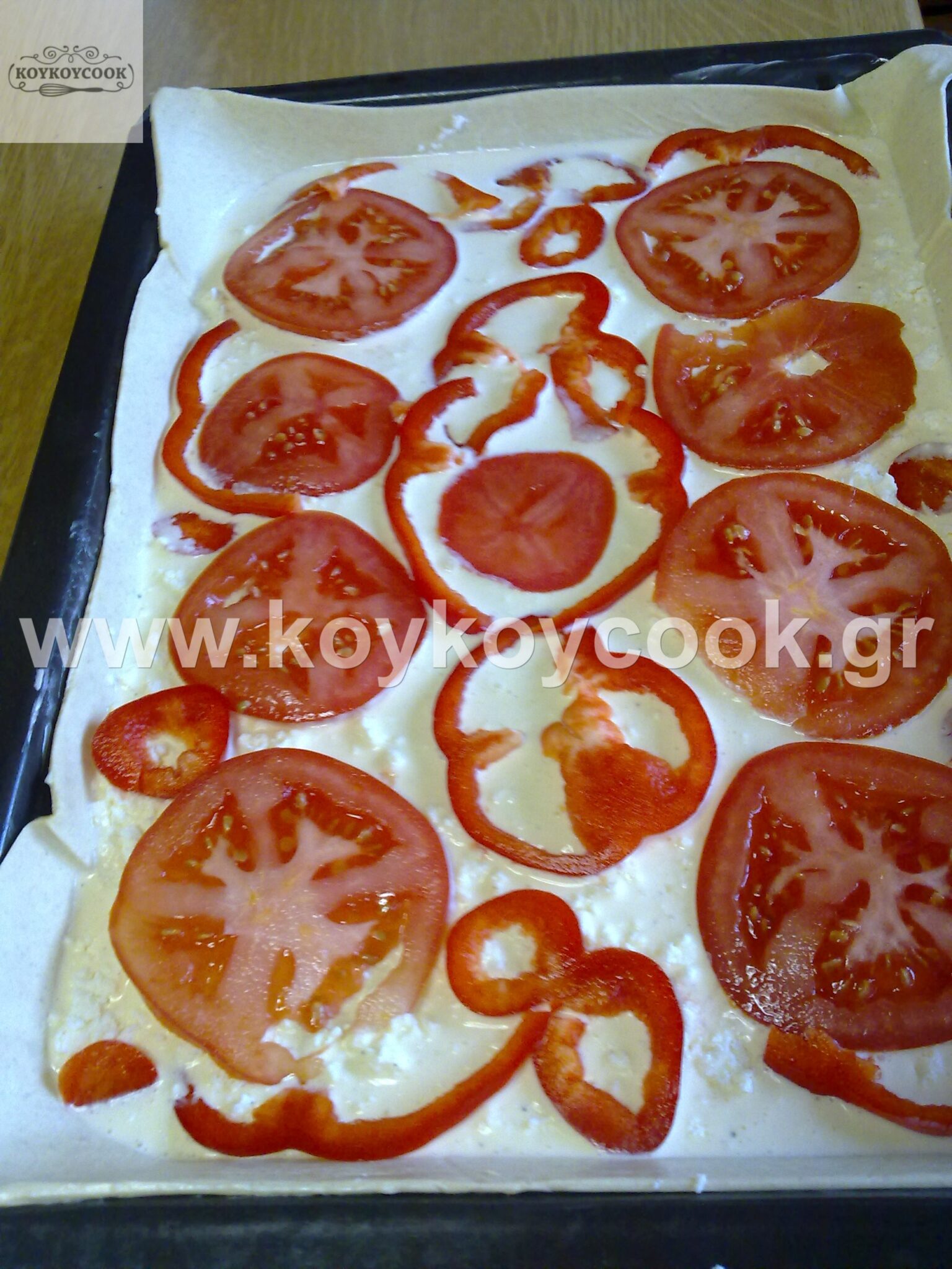 ΚΙΣ ΛΟΡΕΝ ΑΛΑ ΓΚΡΕΚ ΜΕ ΦΕΤΑ ΚΑΙ ΝΤΟΜΑΤΑ – Koykoycook
