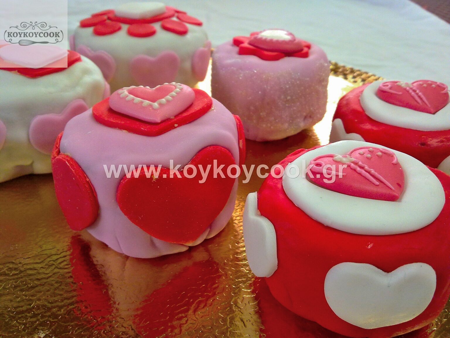 VALENTINE’S ΜΠΡΑΟΥΝΙΣ ΜΕ ΖΑΧΑΡΟΠΑΣΤΑ – Koykoycook