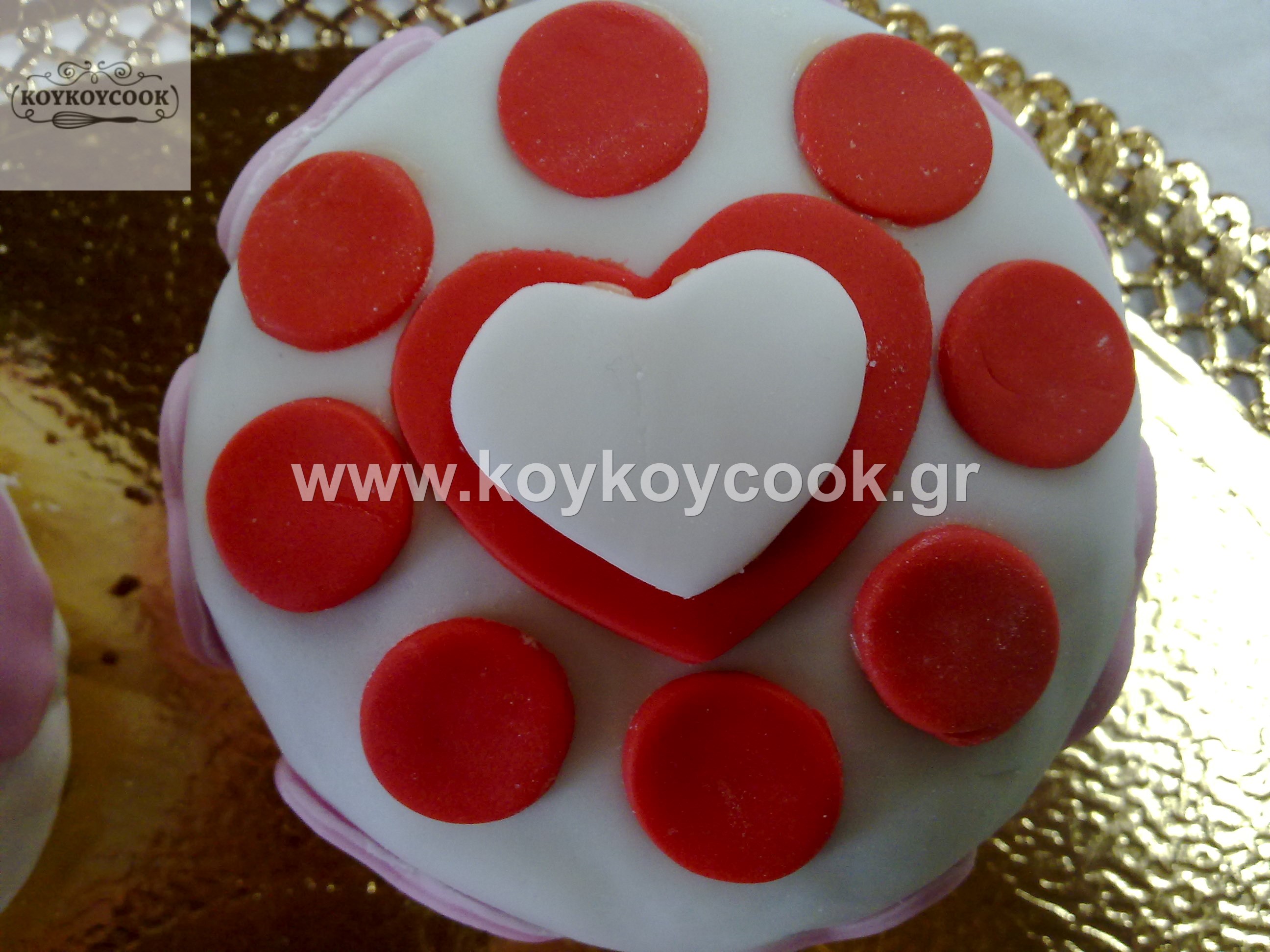 VALENTINE’S ΜΠΡΑΟΥΝΙΣ ΜΕ ΖΑΧΑΡΟΠΑΣΤΑ – Koykoycook