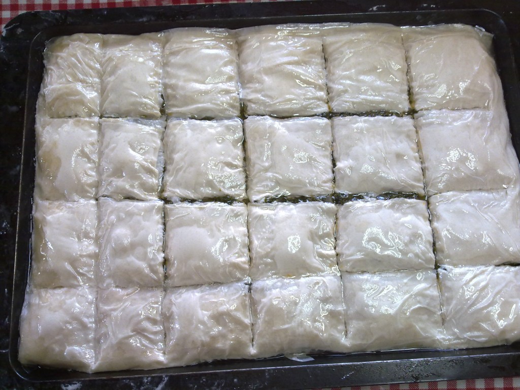ΧΟΡΤΟΠΙΤΑ ΜΕ ΣΠΑΝΑΚΙ,ΛΑΠΑΘΑ ΚΑΙ ΠΑΠΑΡΟΥΝΕΣ – Koykoycook