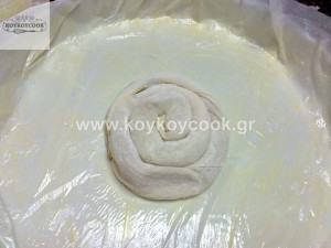 ΚΟΛΟΚΥΘΟΤΥΡΟΠΙΤΑ ΣΤΡΙΦΤΗ ΜΕ ΣΠΙΤΙΚΟ ΦΥΛΛΟ & 2 ΕΙΔΩΝ ΚΟΛΟΚΥΘΙ – Koykoycook