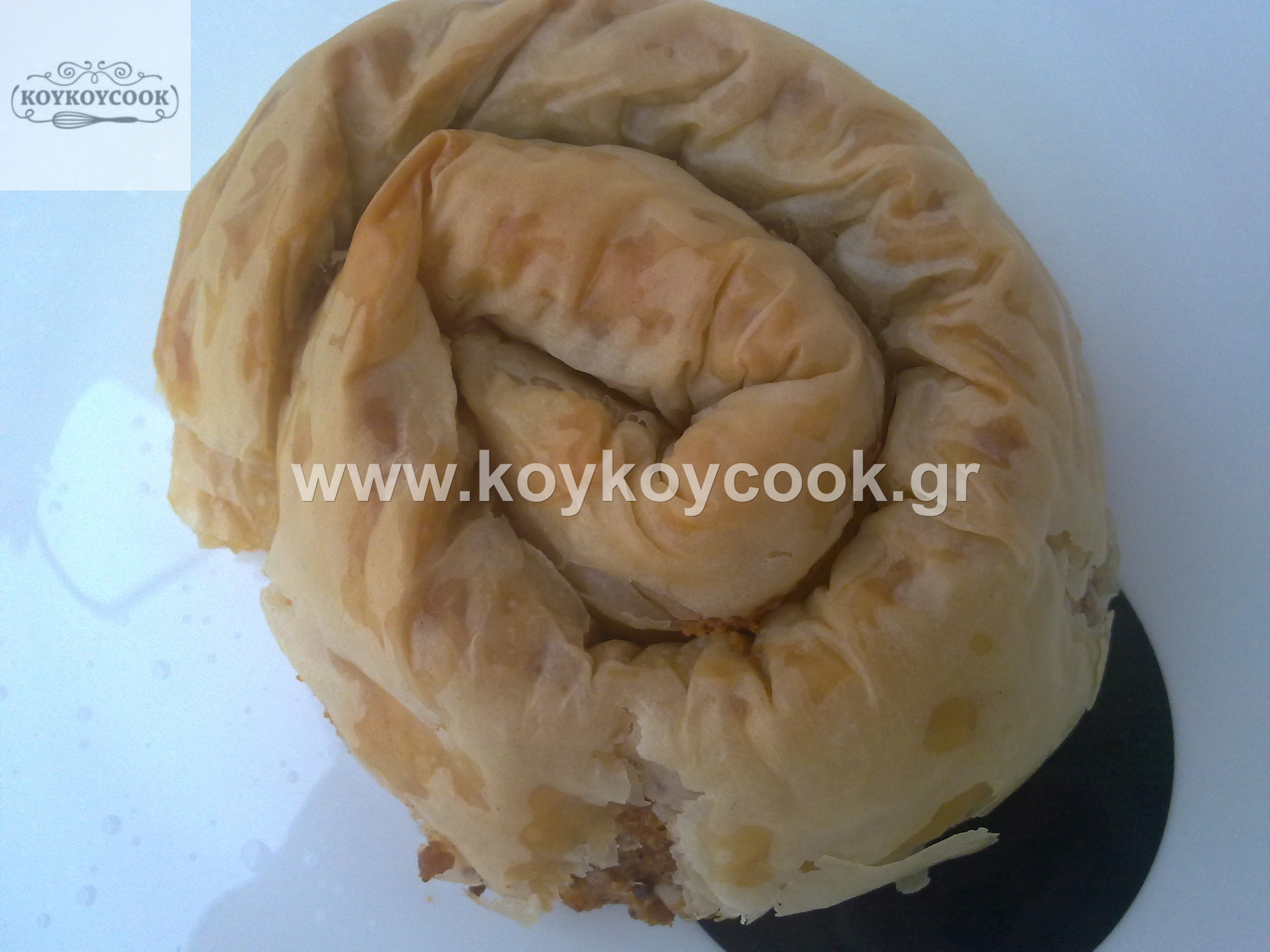 ΣΤΡΙΦΤΗ ΚΡΕΑΤΟΠΙΤΑ ΜΕ ΤΥΡΙ – Koykoycook