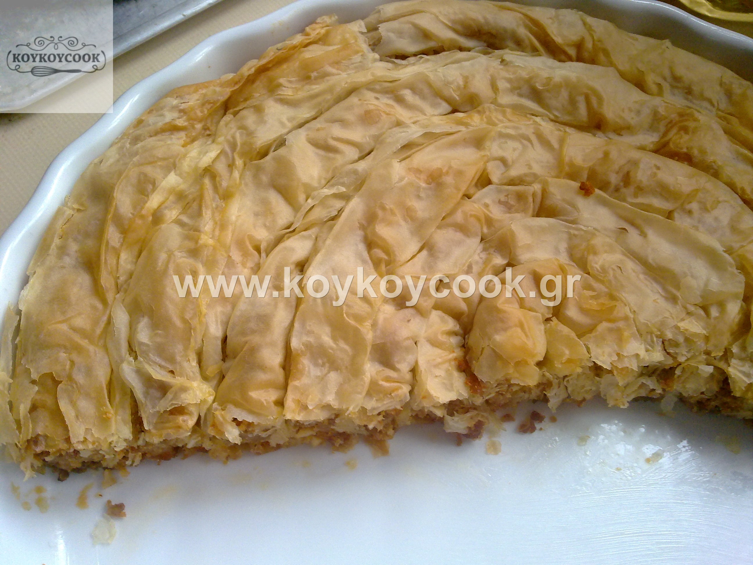 ΣΤΡΙΦΤΗ ΚΡΕΑΤΟΠΙΤΑ ΜΕ ΤΥΡΙ – Koykoycook