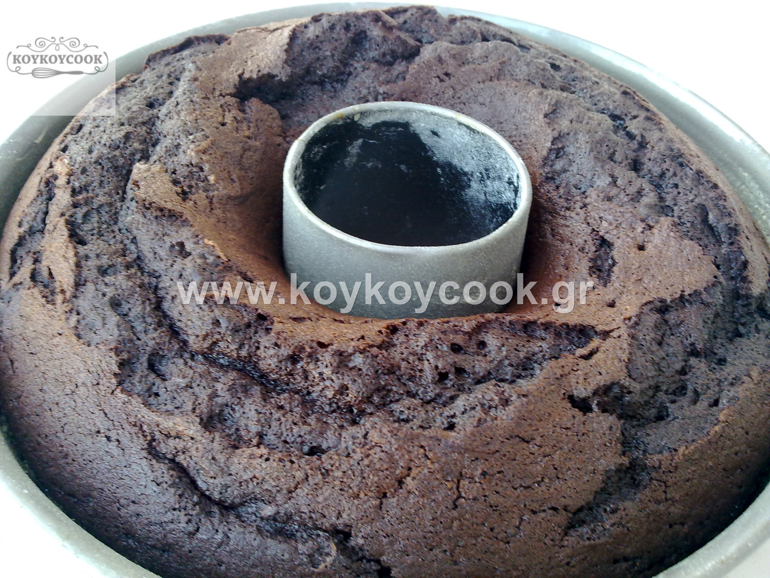 ΥΓΡΟ ΚΕΙΚ ΣΟΚΟΛΑΤΑΣ ΜΕ ΑΣΠΡΟ ΓΛΑΣΣΟ – Koykoycook