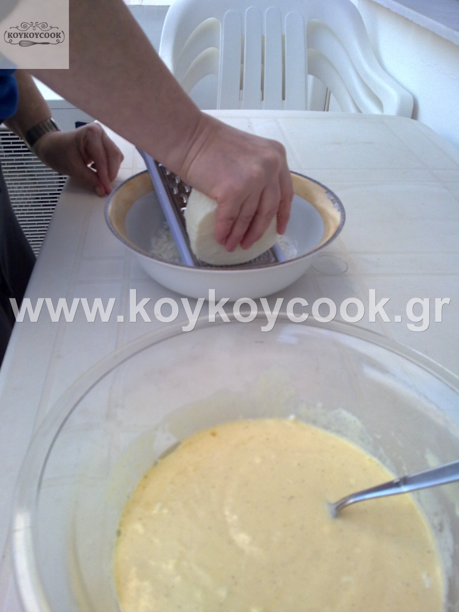 ΤΥΡΟΠΙΤΑΚΙΑ ΜΕ ΓΙΑΟΥΡΤΙ(ΕΥΚΟΛΑ) EASY CHEECE PIES WITH GREEK YOGURT ...