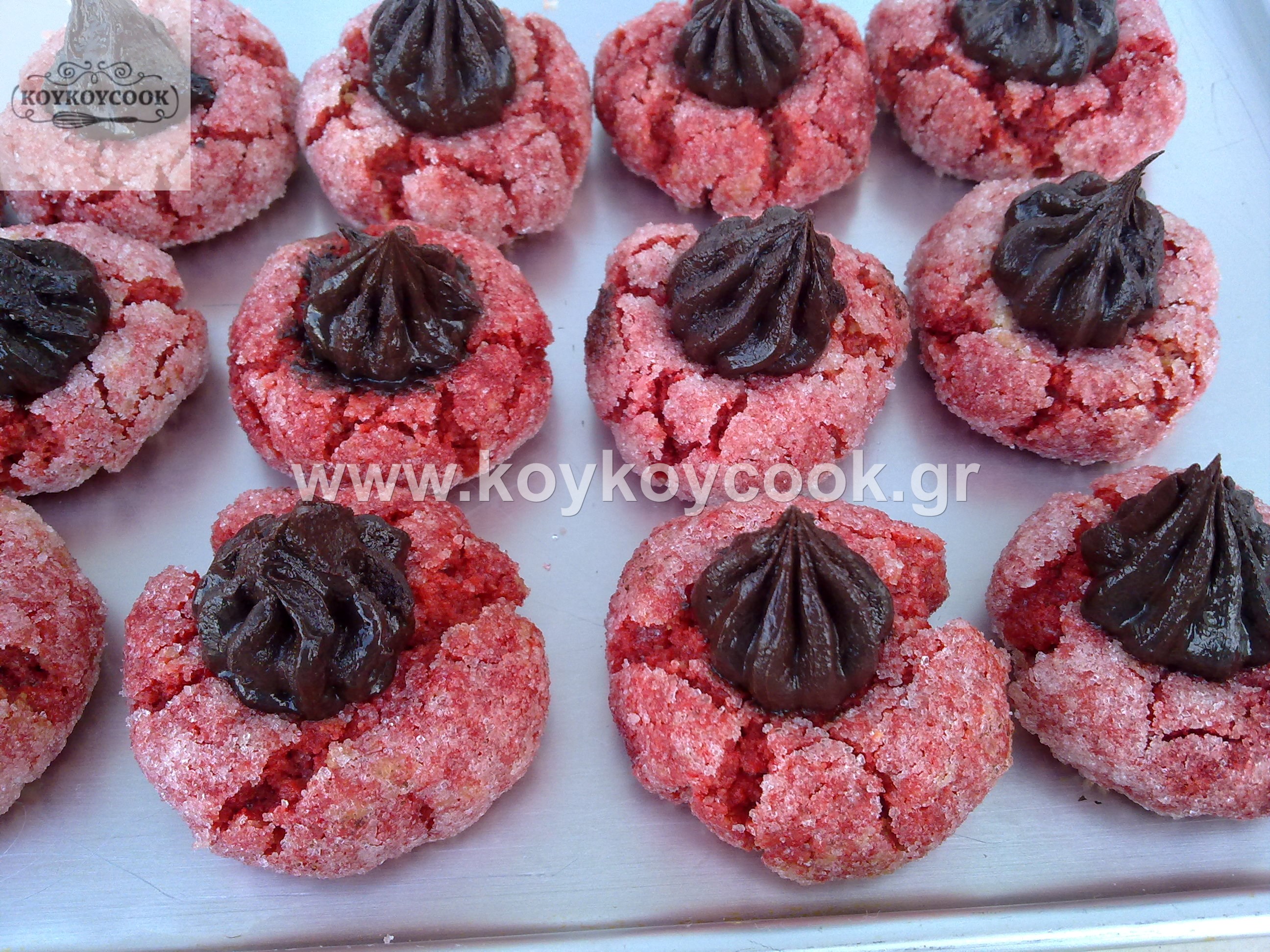 ΚΟΥΚΙΣ ΜΕ ΦΥΣΤΙΚΟΒΟΥΤΥΡΟ ΚΑΙ ΣΟΚΟΛΑΤΑ – Koykoycook