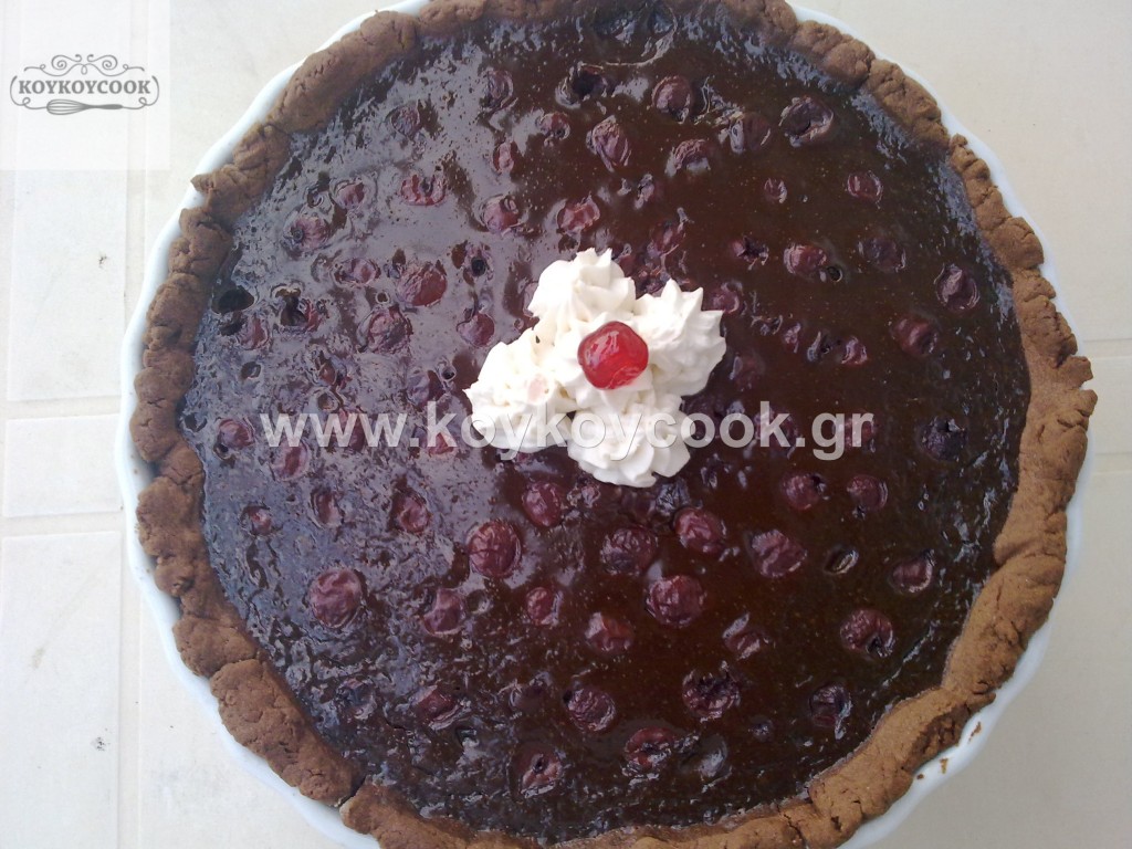 ΤΑΡΤΑ ΠΡΑΛΙΝΑ ΣΟΚΟΛΑΤΑ ΜΕ SOUR CHERRIES – Koykoycook