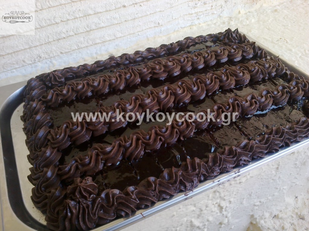 ΤΟΥΡΤΑ ΣΟΚΟΛΑΤΙΝΑ ΜΕ ΓΚΑΝΑΣ ΣΟΚΟΛΑΤΑΣ ΓΑΛΑΚΤΟΣ – Koykoycook