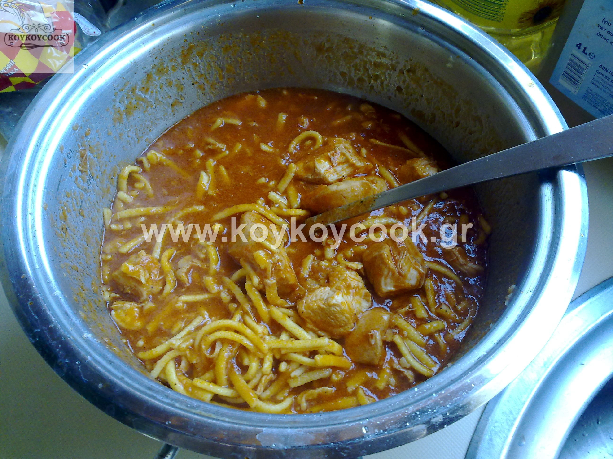 ΚΟΤΟΠΟΥΛΟ ΚΑΤΣΑΡΟΛΑΣ ΜΕ ΚΟΚΚΙΝΗ ΣΑΛΤΣΑ & ΧΥΛΟΠΙΤΕΣ – Koykoycook