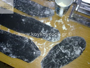 ΧΕΙΡΟΠΟΙΗΤΕΣ ΠΑΠΑΡΔΕΛΕΣ ΜΕ ΜΕΛΑΝΙ ΣΟΥΠΙΑΣ ΚΑΙ ΣΑΛΤΣΑ ΓΑΡΙΔΑΣ ΜΕ ΣΚΟΡΔΟ ...