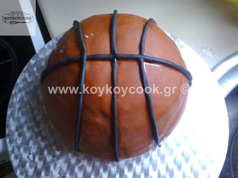 ΤΟΥΡΤΑ ΓΕΝΕΘΛΙΩΝ ΜΠΑΛΑ ΤΟΥ ΜΠΑΣΚΕΤ – Koykoycook