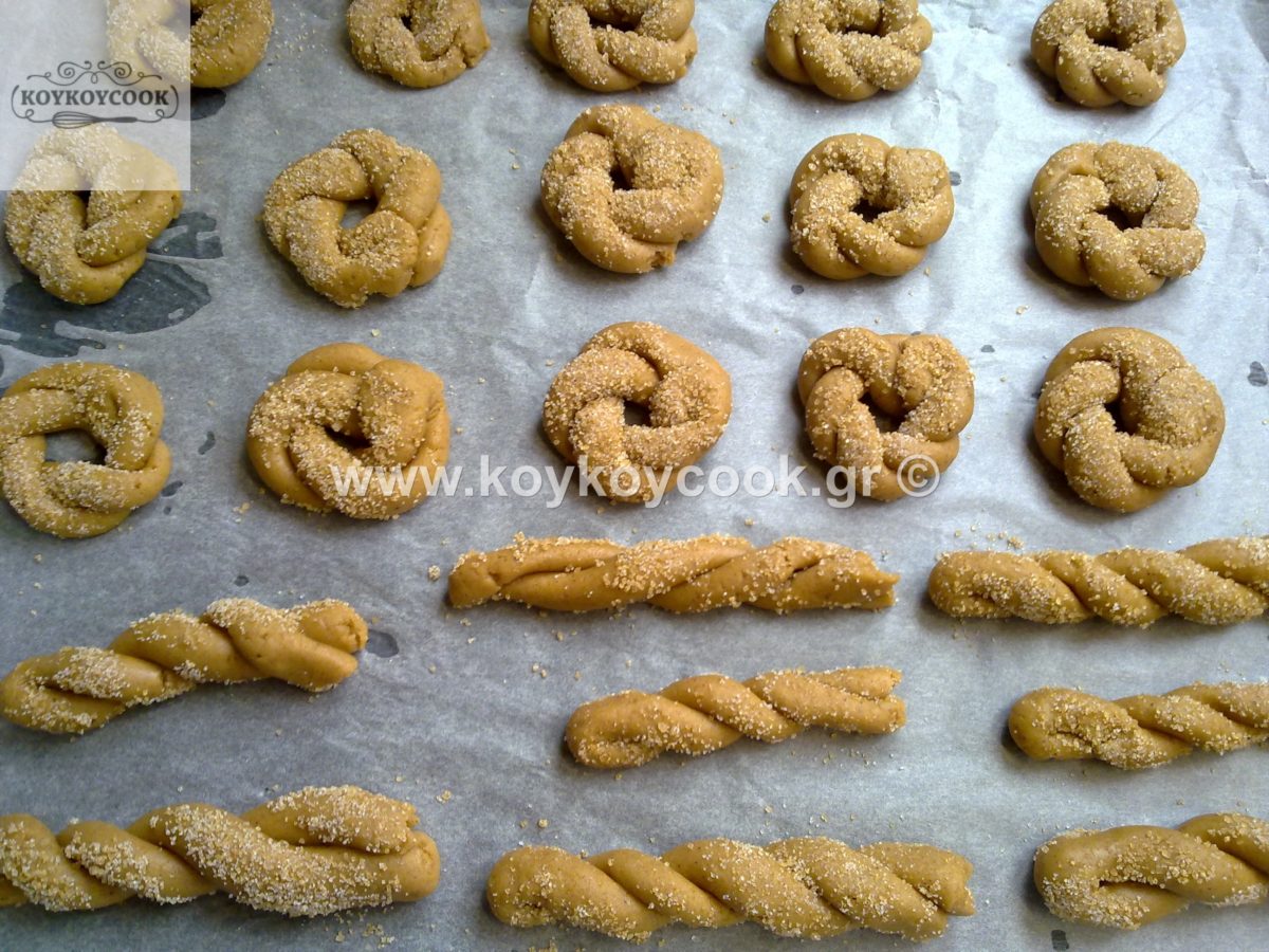 ΚΟΥΛΟΥΡΑΚΙΑ ΚΑΝΕΛΑΣ ΜΕ ΜΑΥΡΗ ΖΑΧΑΡΗ (Vegan-ΝΗΣΤΙΣΙΜΑ) – Koykoycook