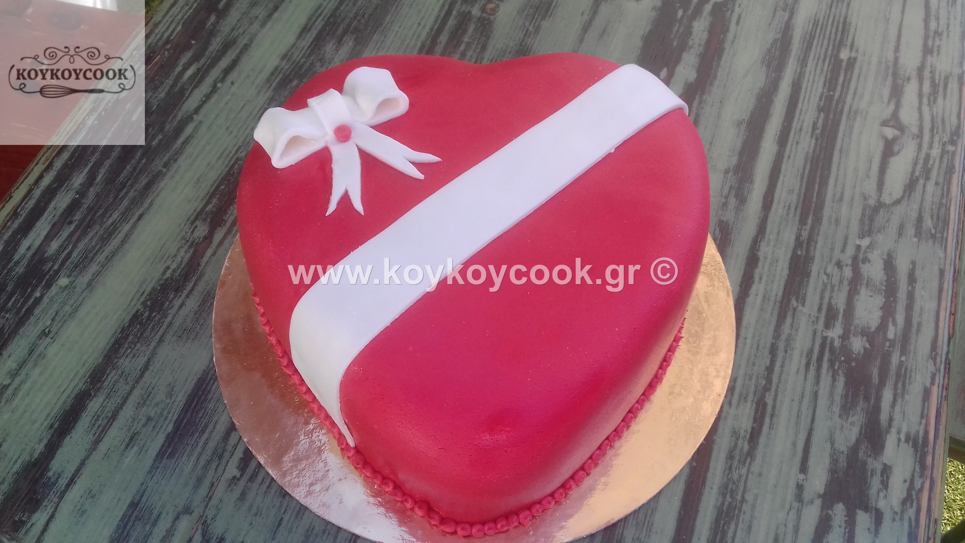 ΤΟΥΡΤΑ ΣΟΚΟΛΑΤΑ ΚΑΡΔΙΑ ΜΕ ΖΑΧΑΡΟΠΑΣΤΑ – Koykoycook