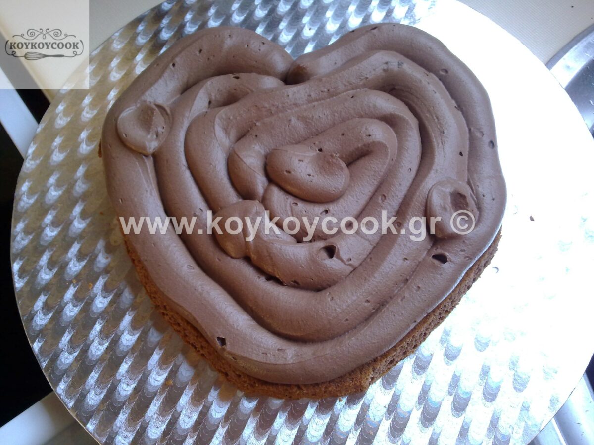 ΤΟΥΡΤΑ ΣΟΚΟΛΑΤΑ ΚΑΡΔΙΑ ΜΕ ΖΑΧΑΡΟΠΑΣΤΑ – Koykoycook