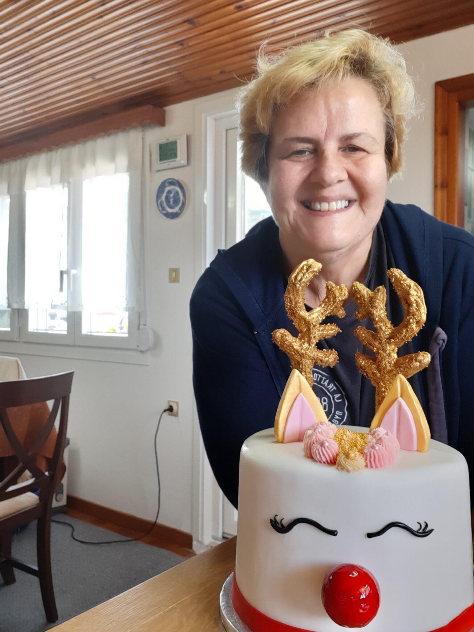 ΧΡΙΣΤΟΥΓΕΝΝΙΑΤΙΚΗ ΤΟΥΡΤΑ ΡΟΖ ΡΟΥΝΤΟΛΦ ΤΟ ΕΛΑΦΑΚΙ – Koykoycook